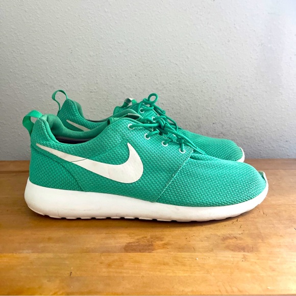 Nike | Shoes | Nike Roshe Running Gamma Green Sail Mens Running Sneaker ...
